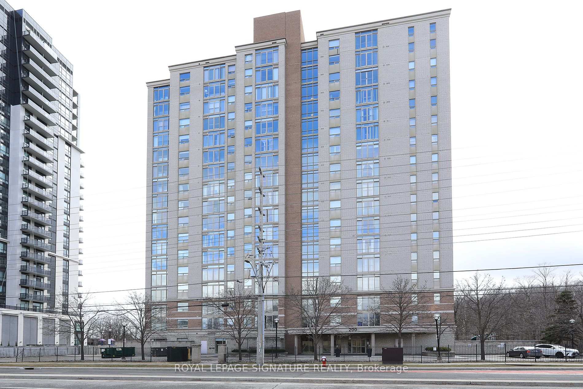 201 - 200 Burnhamthorpe Road E, Mississauga, ON L5A 4L4