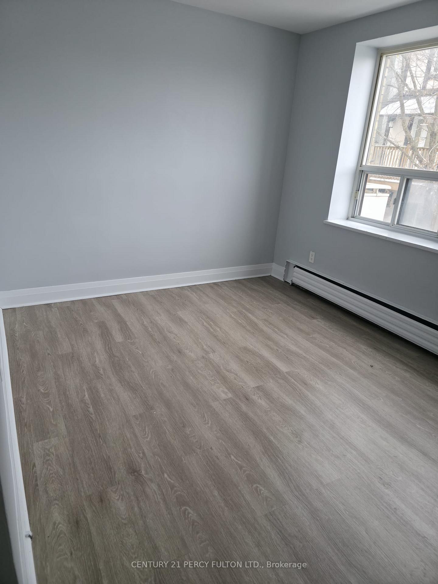 201 - 392 Jane Street, Toronto, ON M6S 3Z5
