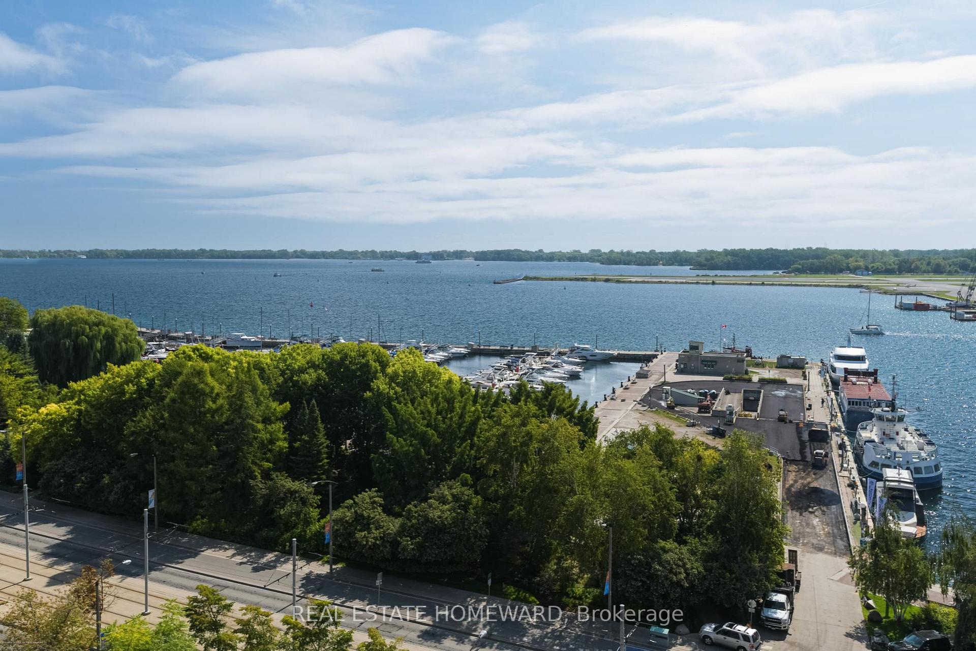 201 - 550 Queens Quay W, Toronto, ON M5V 3M8