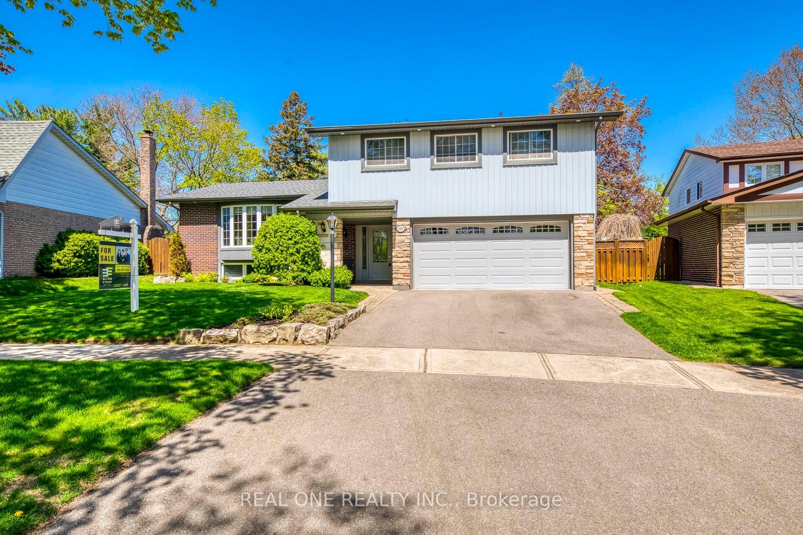 201 Arichat Road, Oakville, ON L6J 5N5