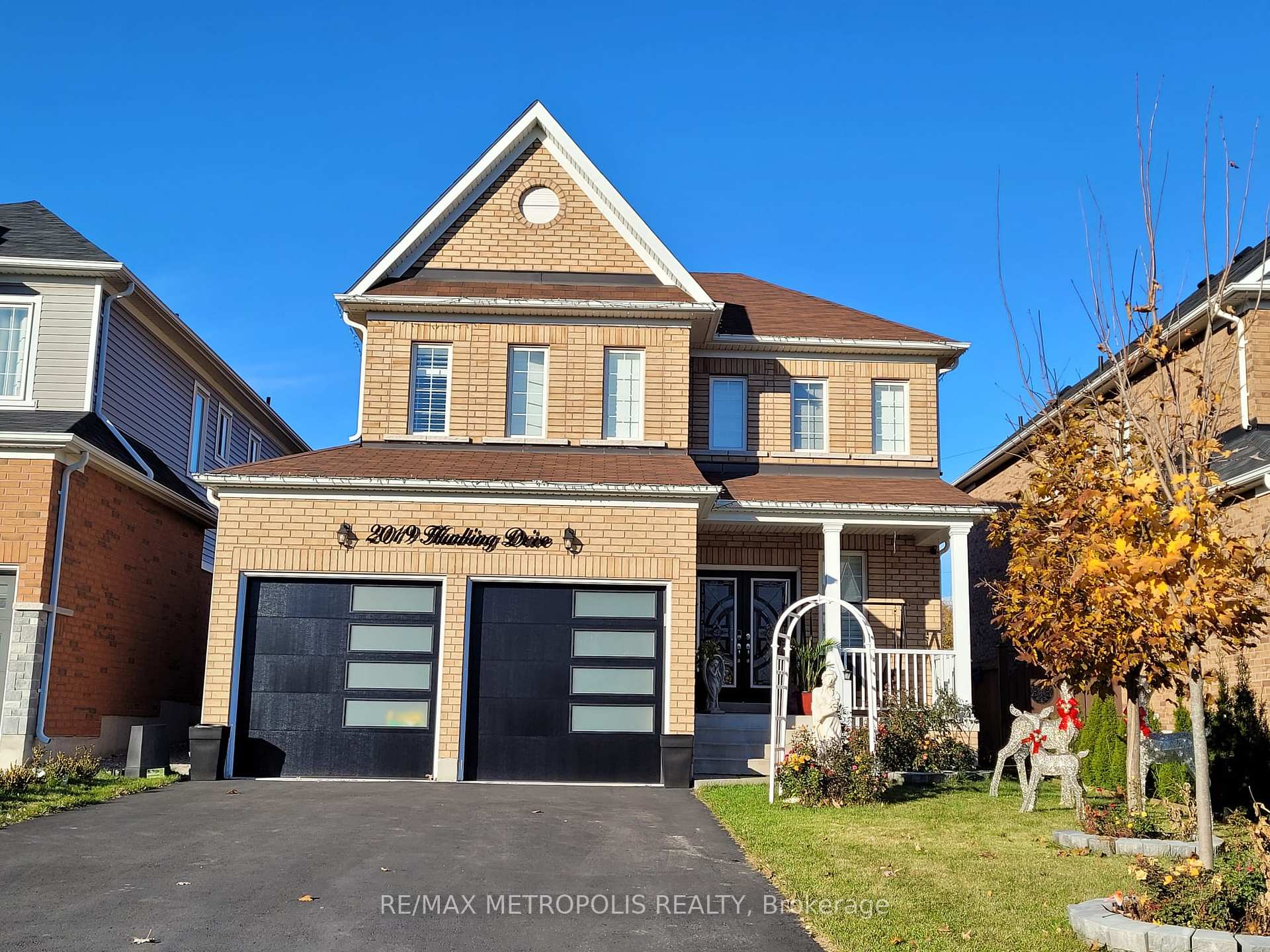 2019 Hunking Drive, Oshawa, ON L1K 0V3