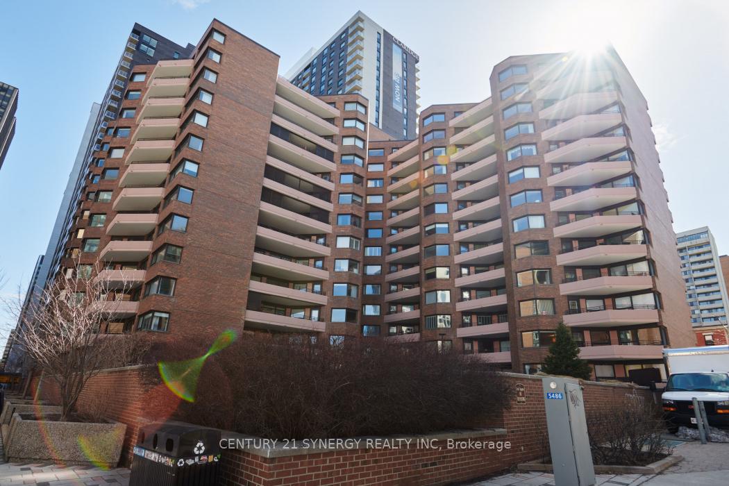 202 - 151 Bay Street, Ottawa Centre, ON K1R 7T2