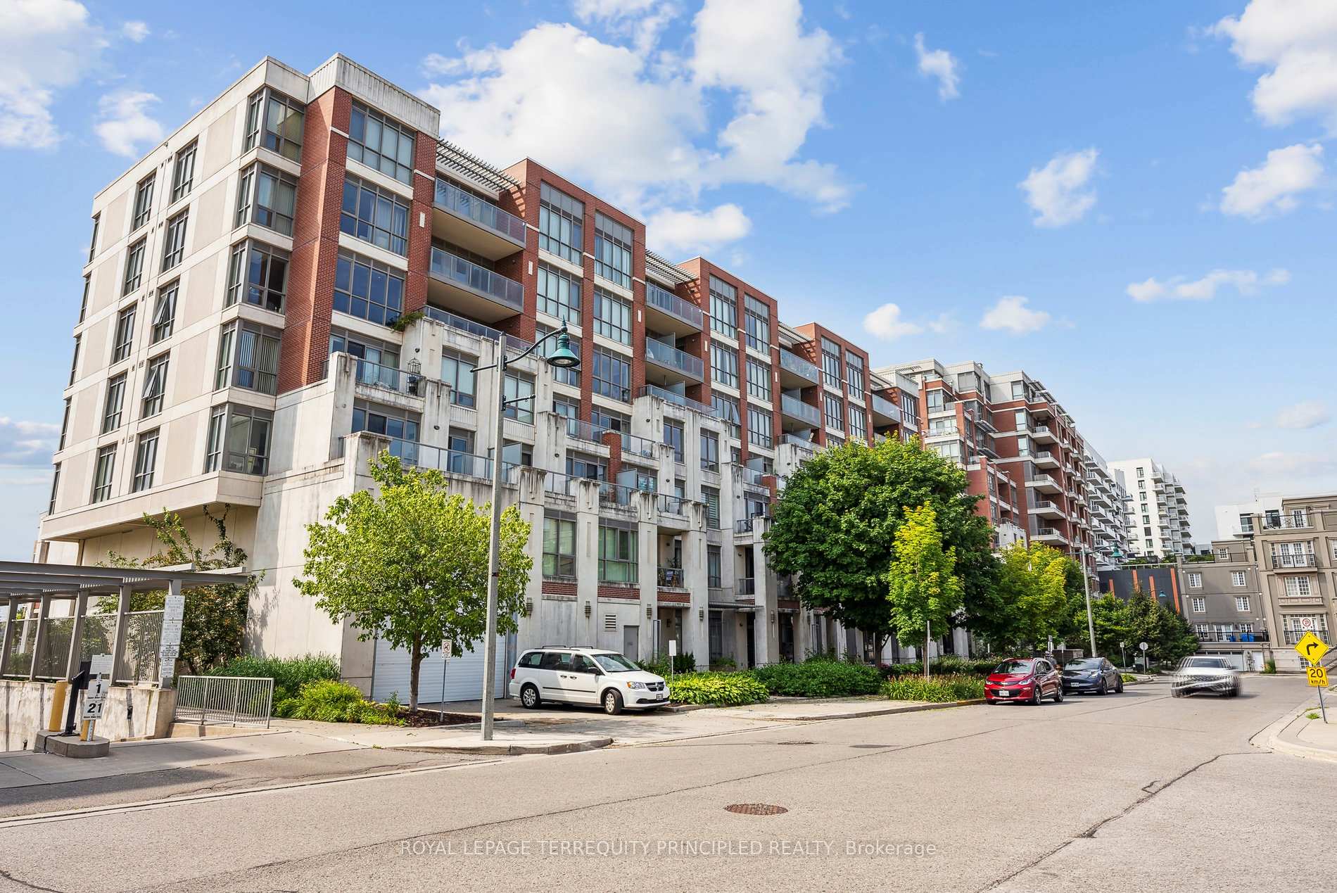 202 - 21 Upper Duke Crescent, Markham, ON L6G 0B7