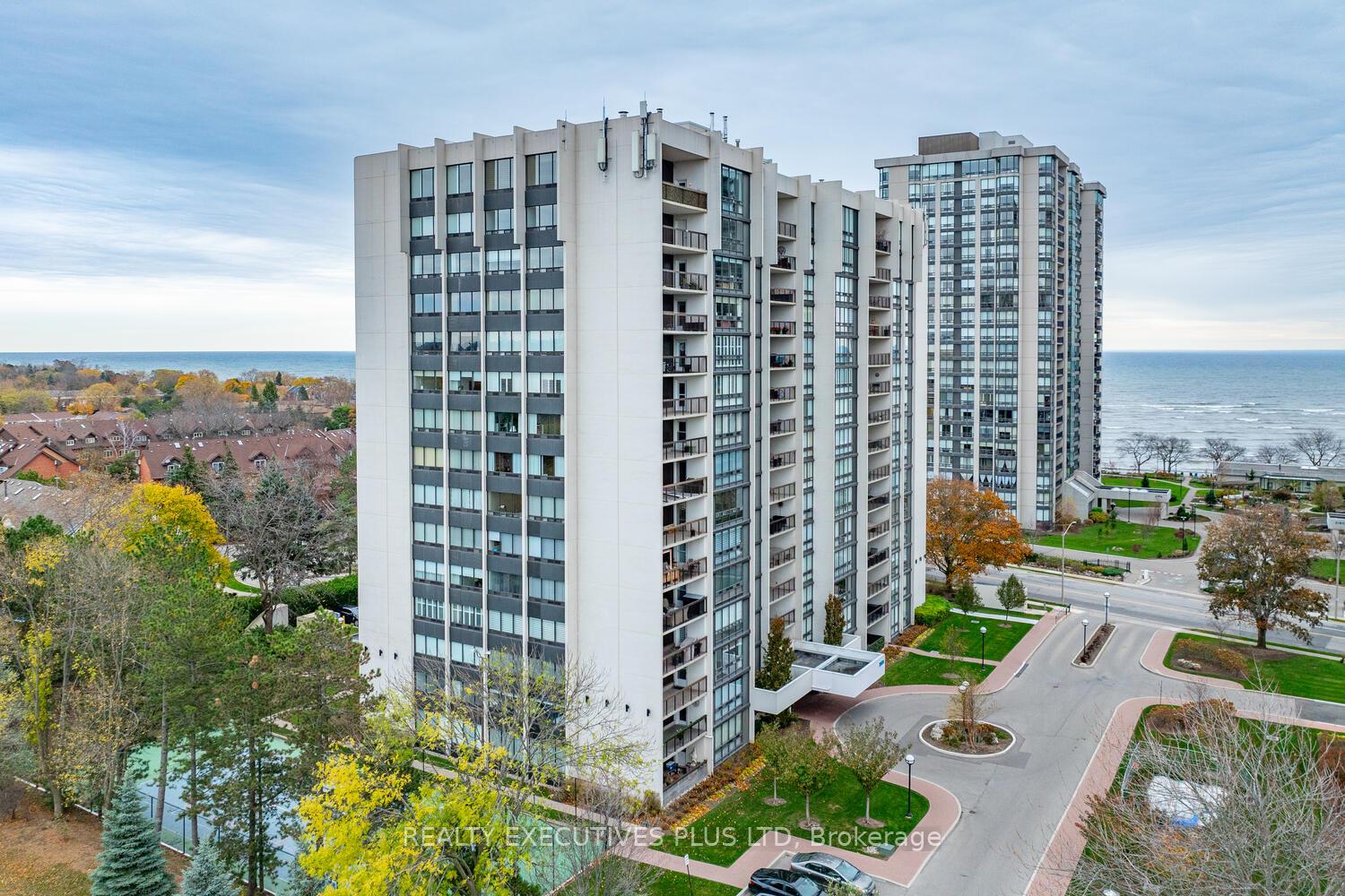 202 - 2175 Marine Drive, Oakville, ON L6L 5L5