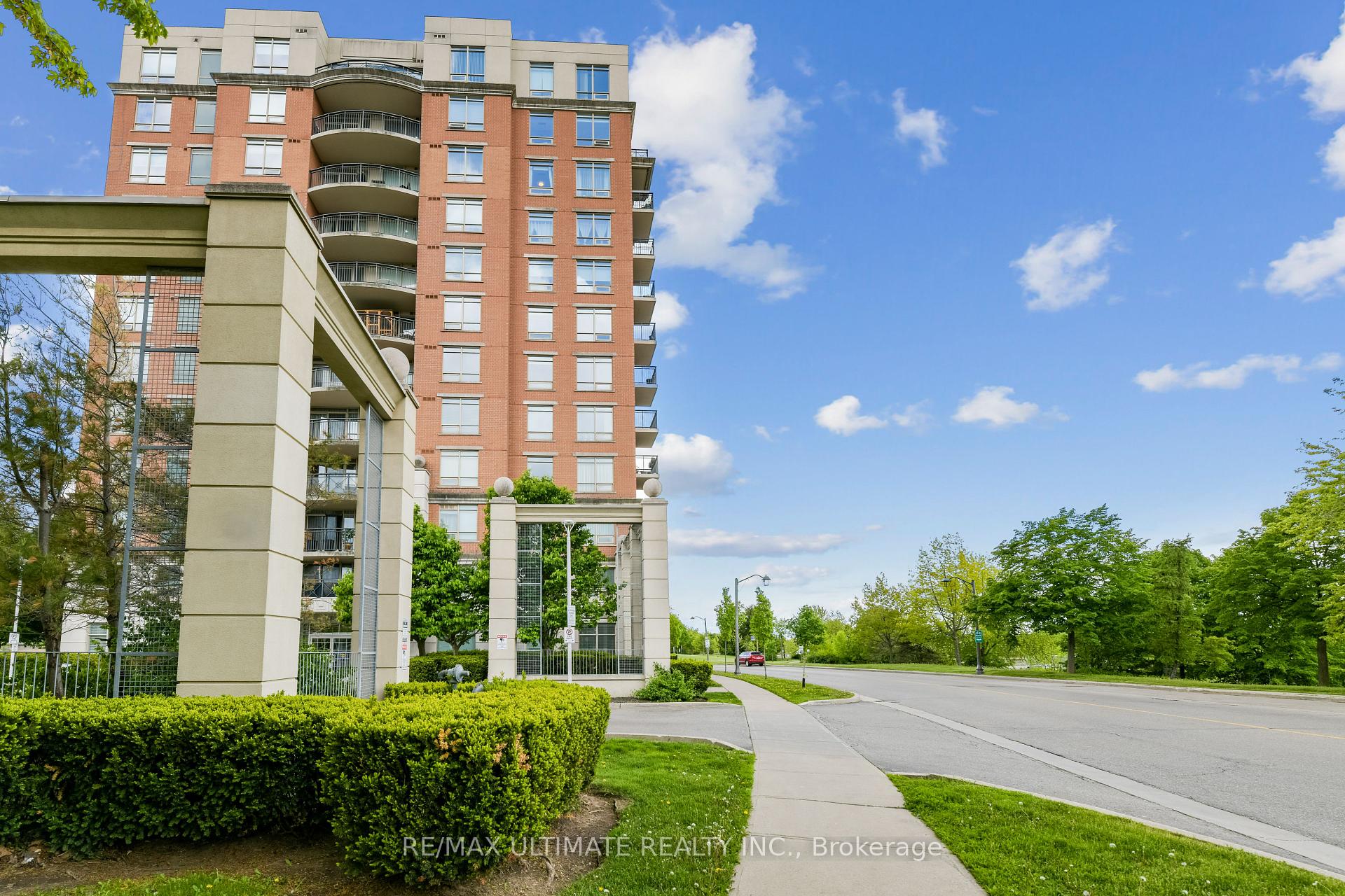 202 - 2325 Central Park Drive, Oakville, ON L6H 0E5