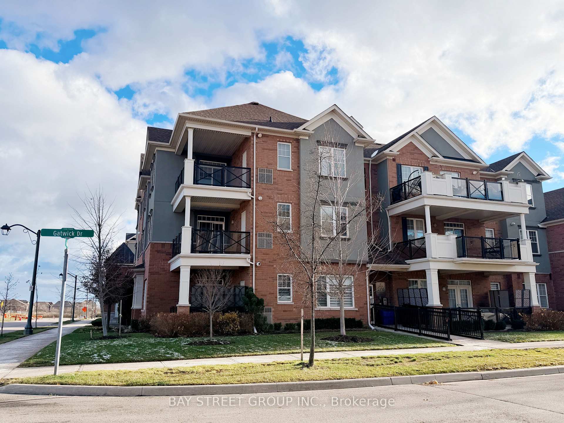202 - 276 Gatwick Drive, Oakville, ON L6H 6V2