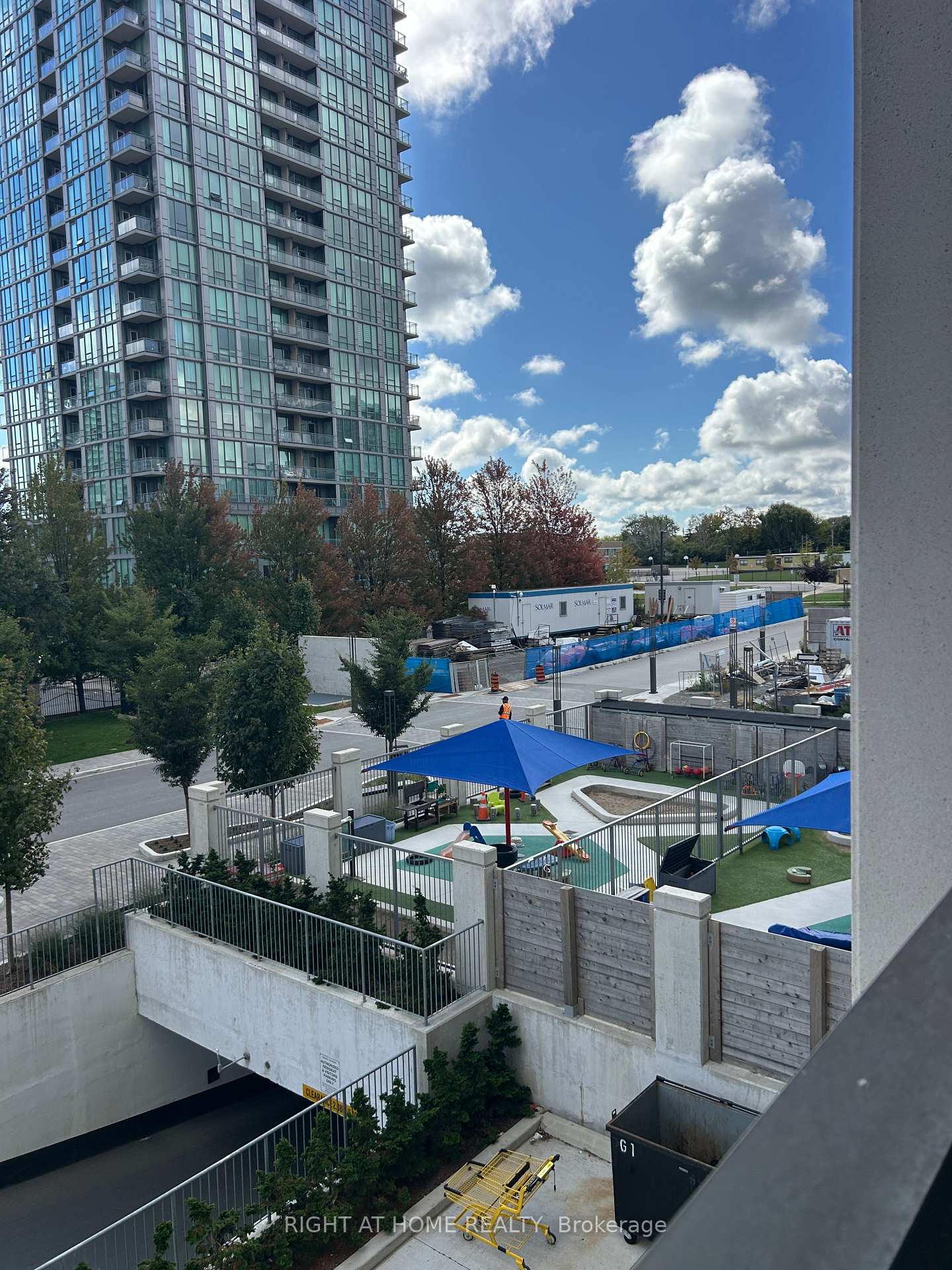 202 - 36 Elm Drive, Mississauga, ON L5B 0N3