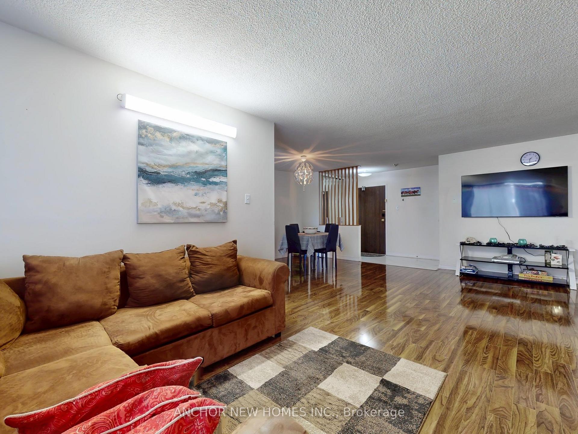 202 - 4 Kings Cross Road, Brampton, ON L6T 3X8