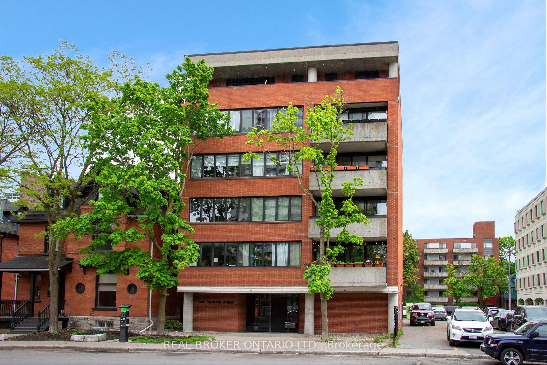 202 - 446 Gilmour Street, Ottawa Centre, ON K2P 0R8