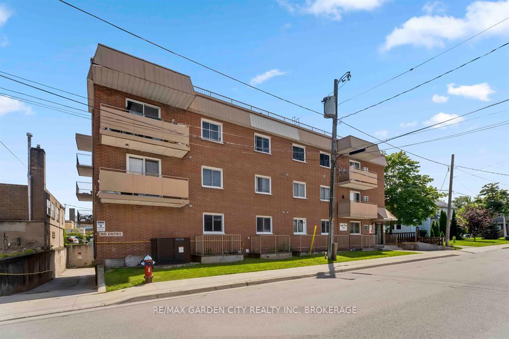 202 - 4692 Crysler Avenue, Niagara Falls, ON L2E 3V8