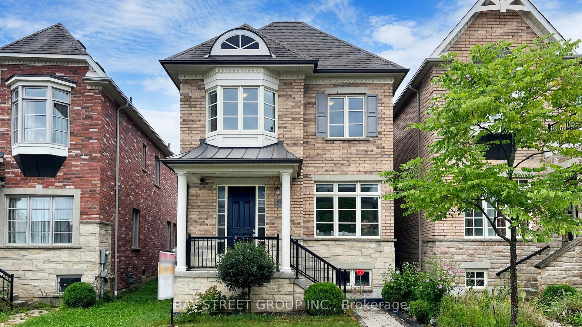 202 Paradelle Drive, Richmond Hill, ON L4E 1E7