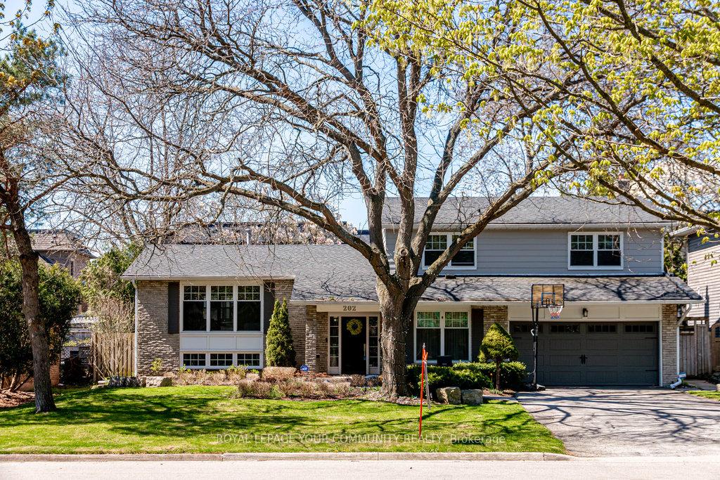 202 Willowridge Court, Oakville, ON L6L 5J2