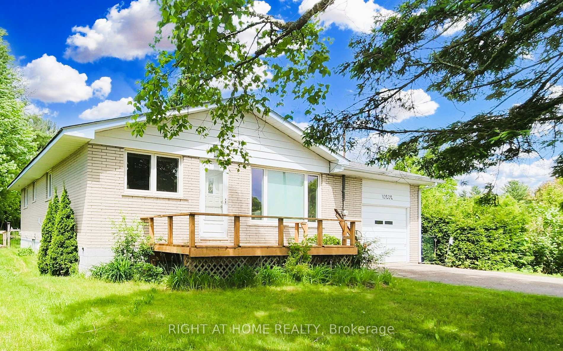 20201 Yonge Street, East Gwillimbury, ON L9N 1B1