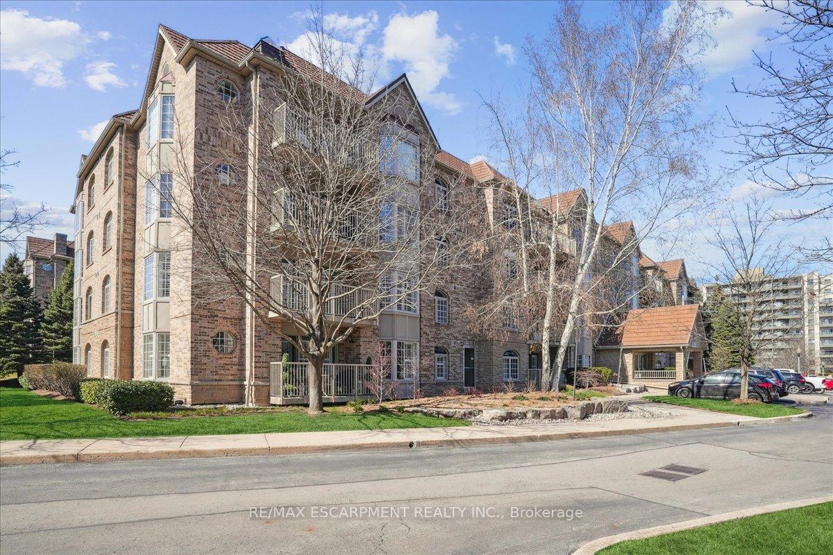 202C - 216 Plains Rd West Road W, Burlington, ON L7T 4L1