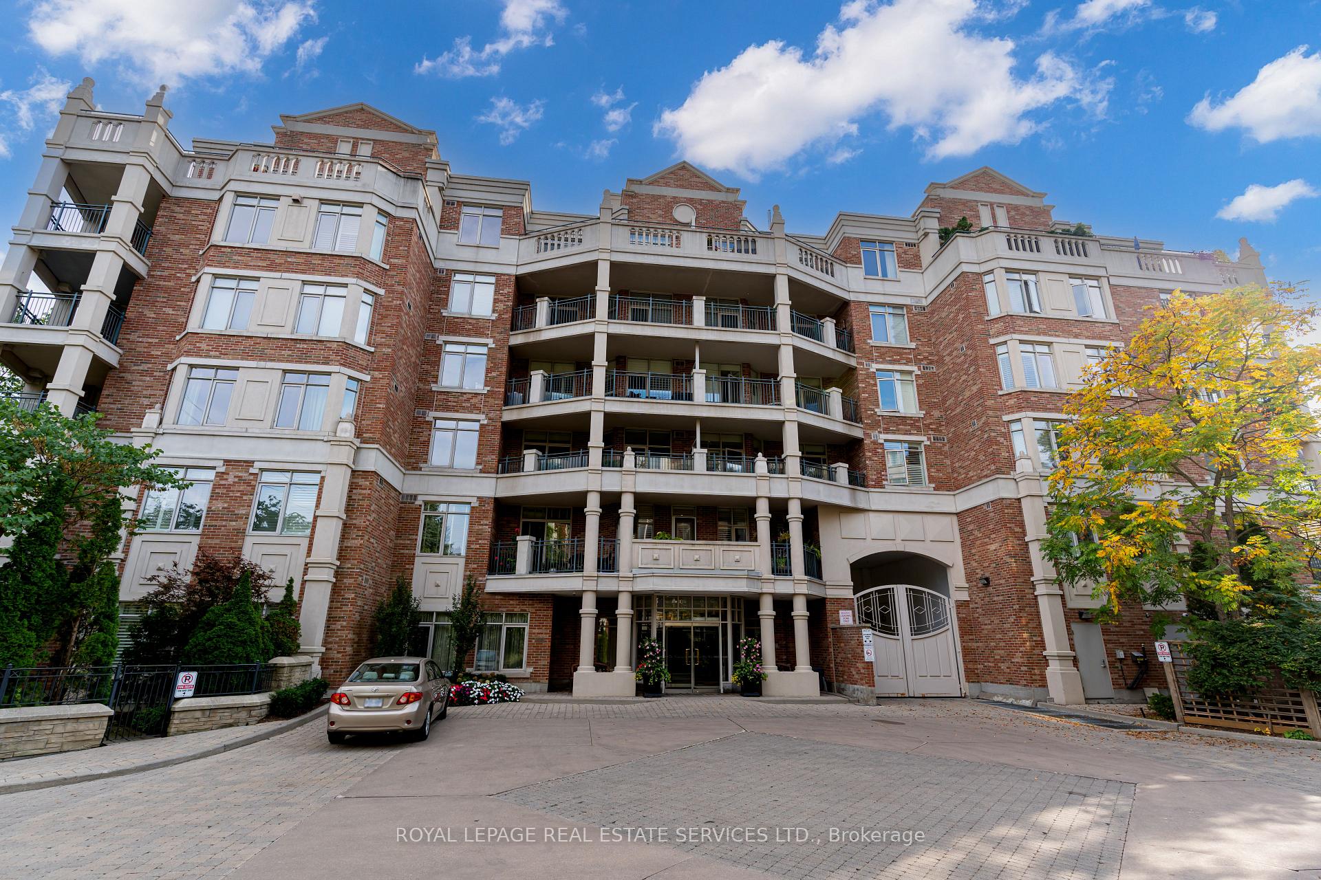 203 - 10 Old Mill Trail, Toronto, ON M8X 2Y9