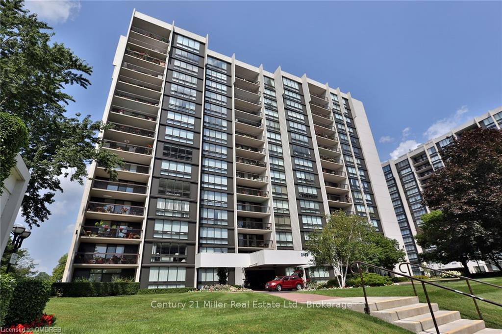 203 - 2185 Marine Drive, Oakville, ON L6L 5L6