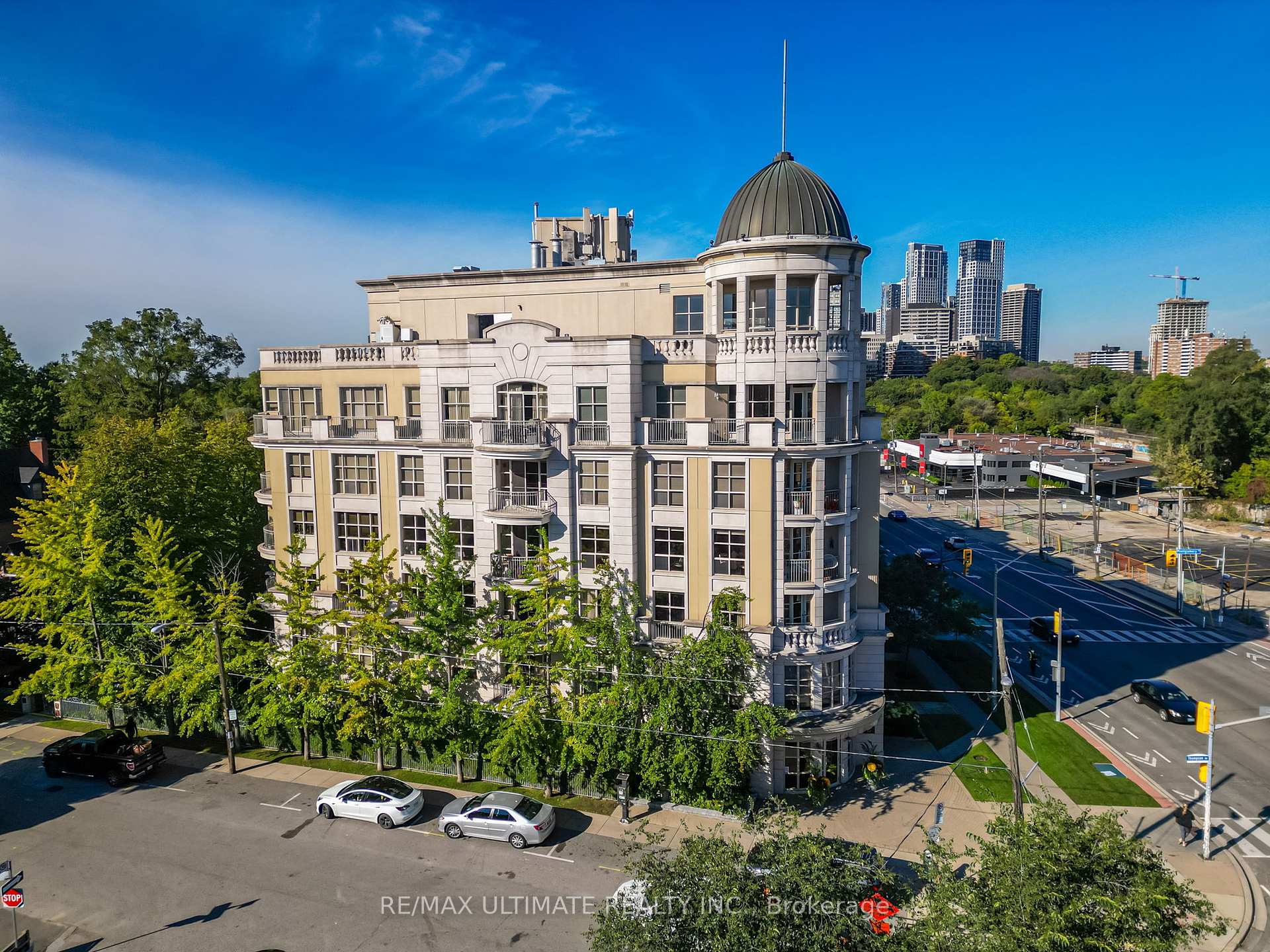 203 - 3085 Bloor Street W, Toronto, ON M8X 1C9