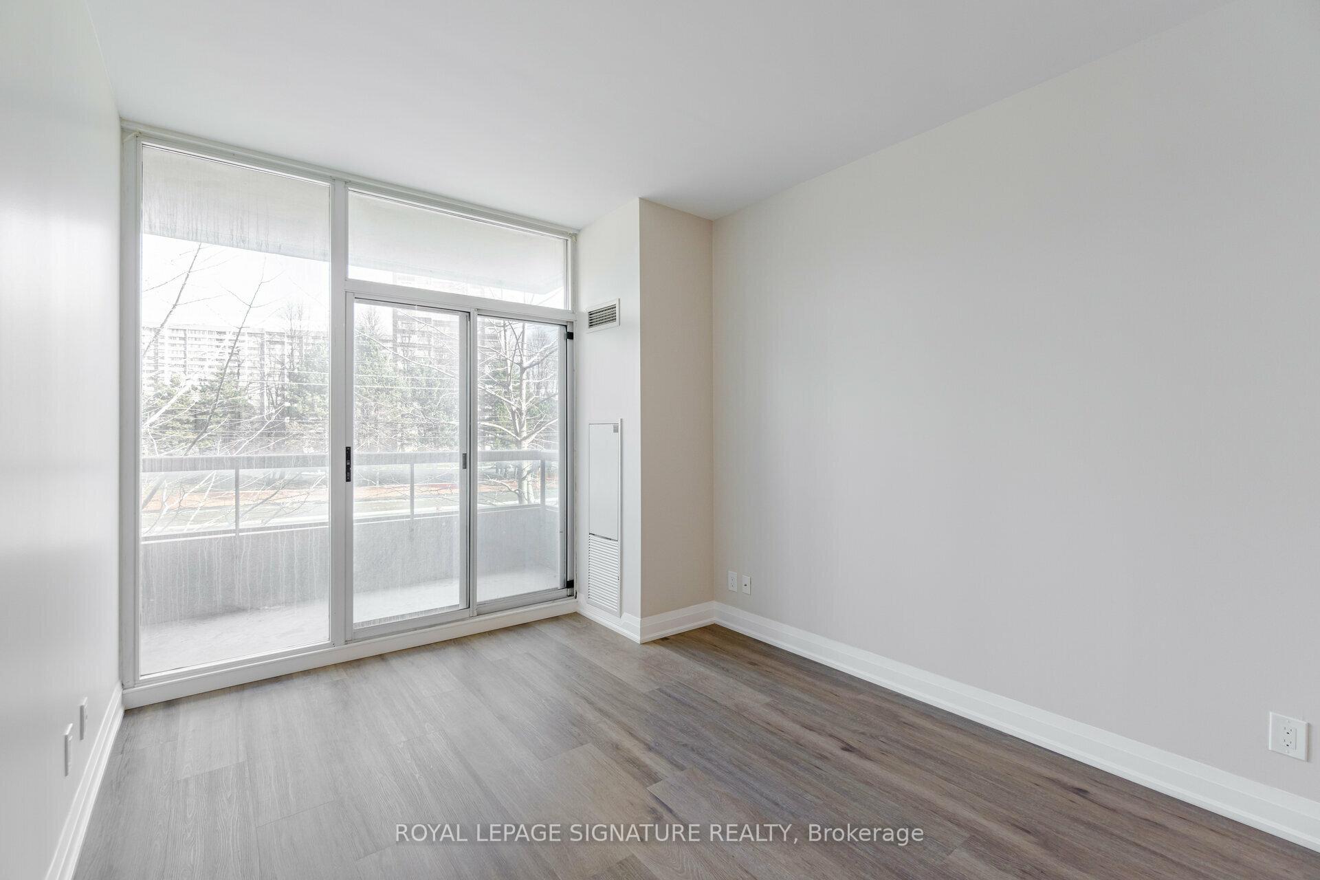 203 - 3504 Hurontario Street, Mississauga, ON L5B 1P2