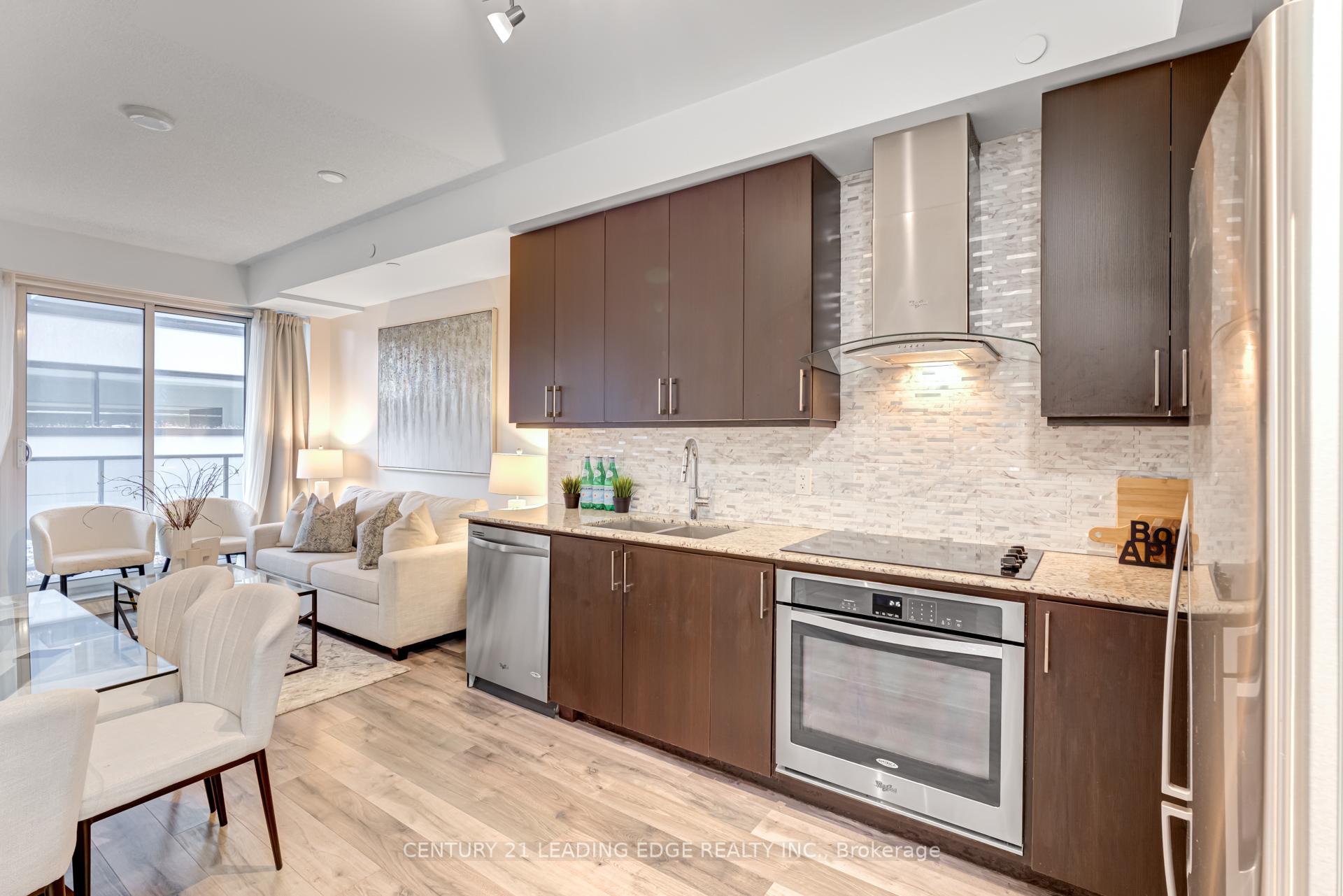 203 - 9608 Yonge Street, Richmond Hill, ON L4C 0X4