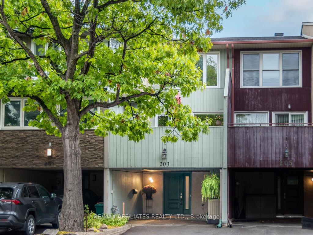 203 Booth Street, West Centre Town, ON K1R 7V4