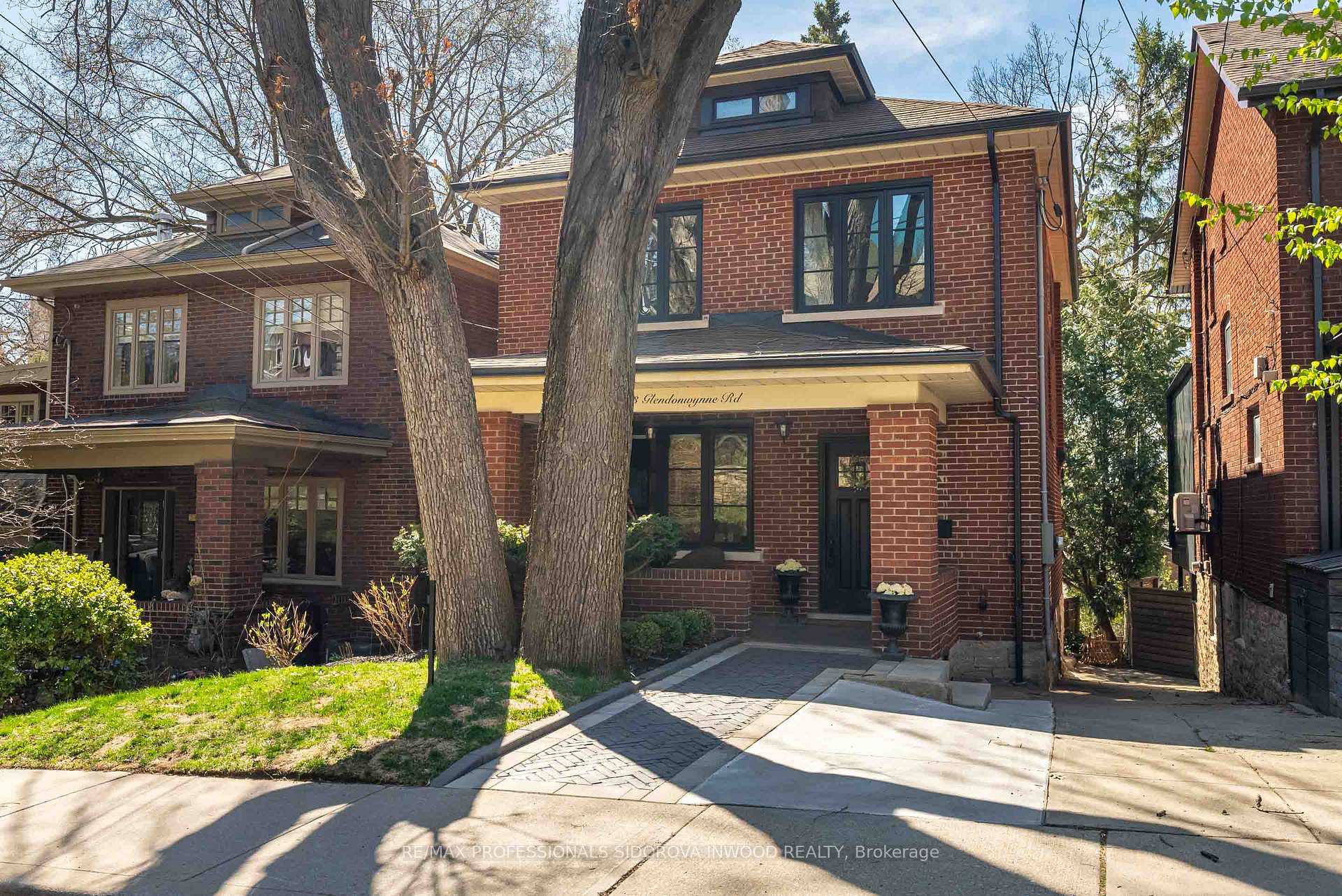 203 Glendonwynne Road, Toronto, ON M6P 3E9