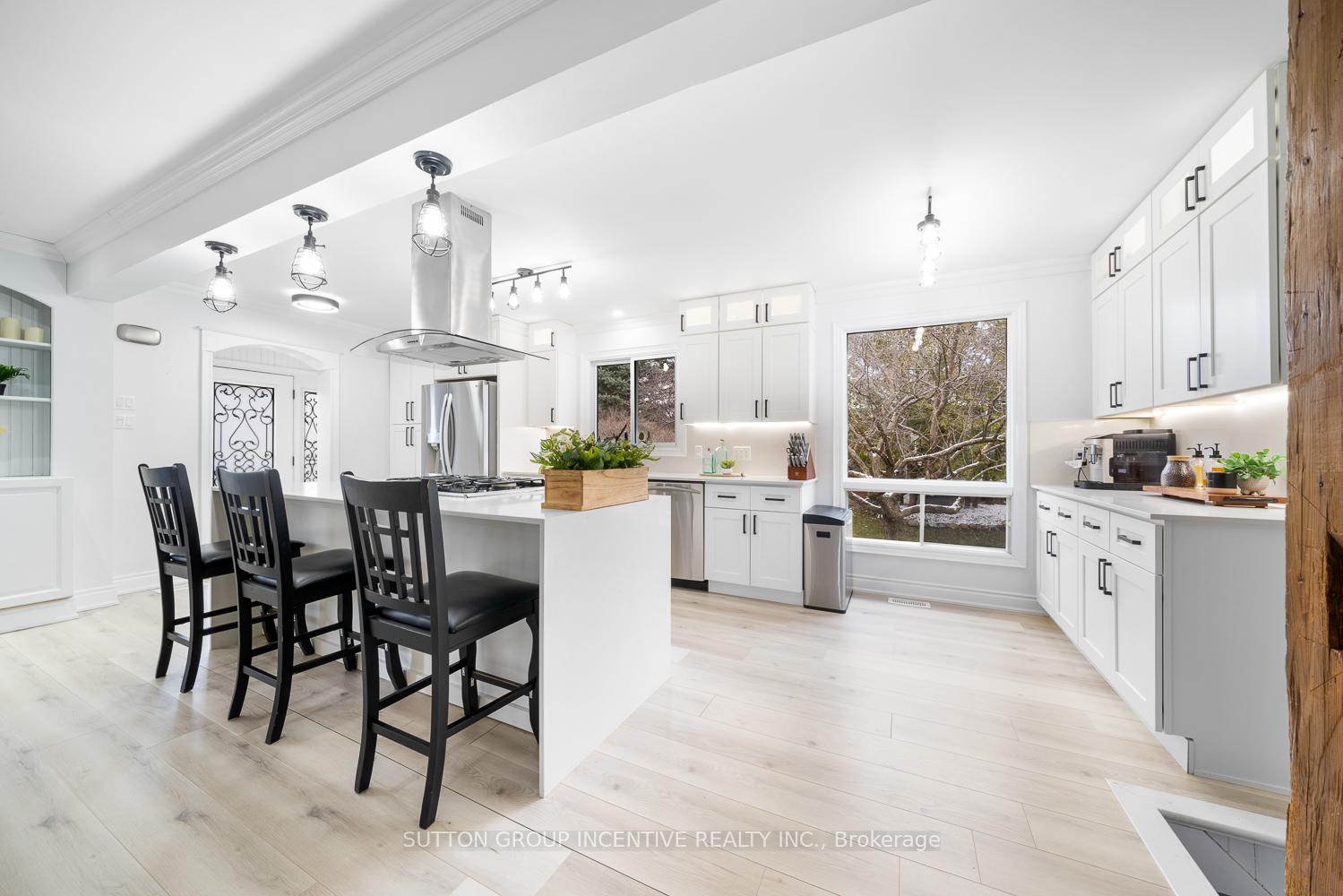 2035 Craig Road, Innisfil, ON L9S 1T2