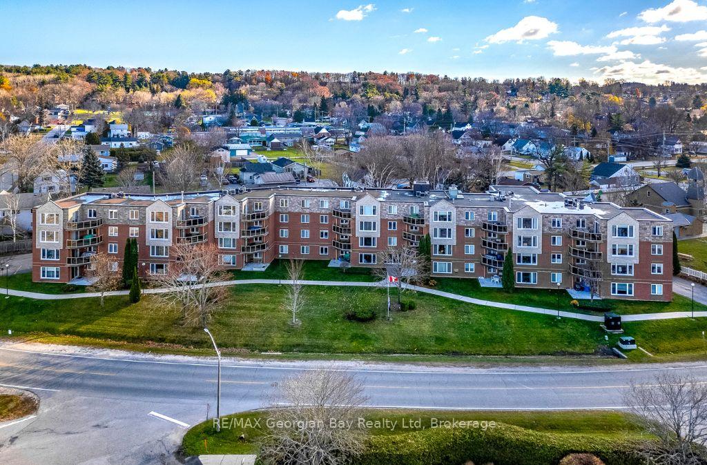 204 - 11 BECK Boulevard, Penetanguishene, ON L9M 2G1
