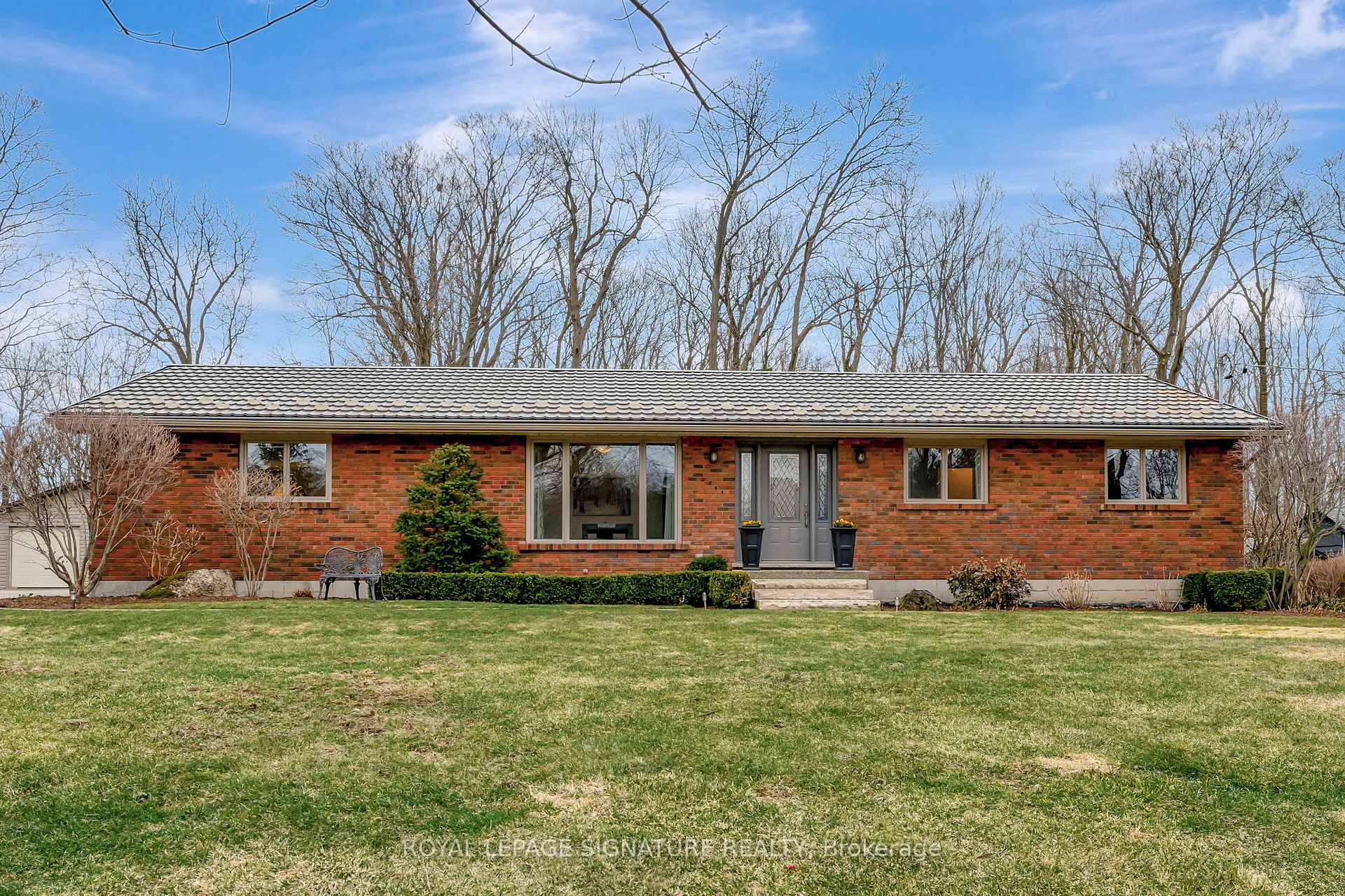 2044 Kilbride Street, Burlington, ON L7P 0H9