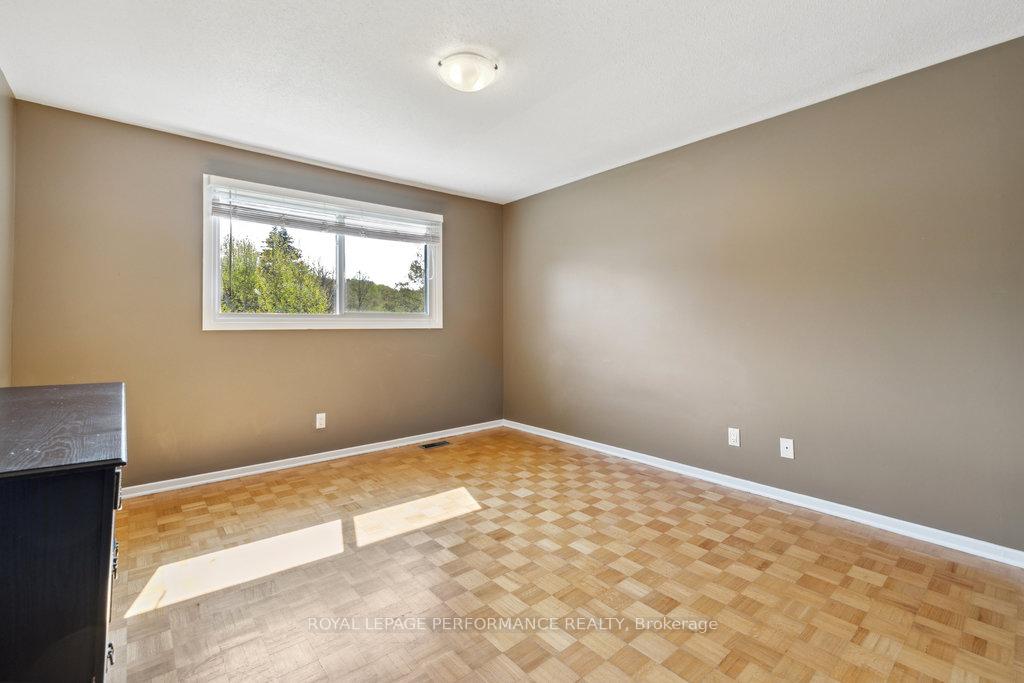 2045 Deerhurst Court, Beacon Hill North - South and Area, ON K1J 8H2