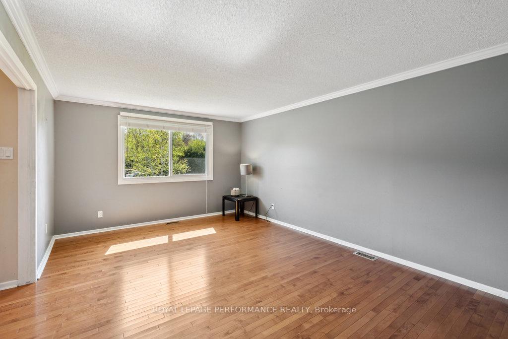 2045 Deerhurst Court, Beacon Hill North - South and Area, ON K1J 8H2