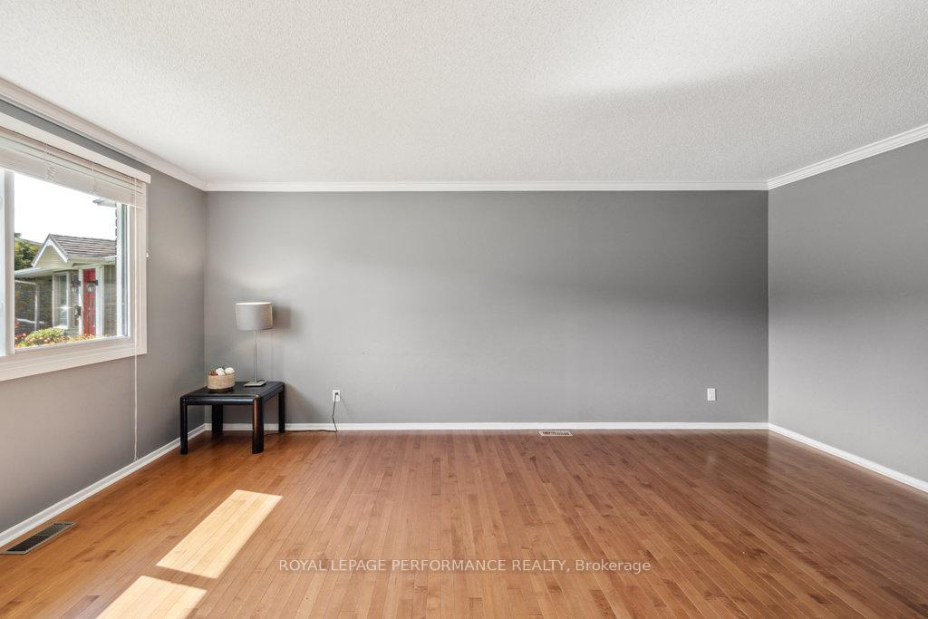 2045 Deerhurst Court, Beacon Hill North - South and Area, ON K1J 8H2