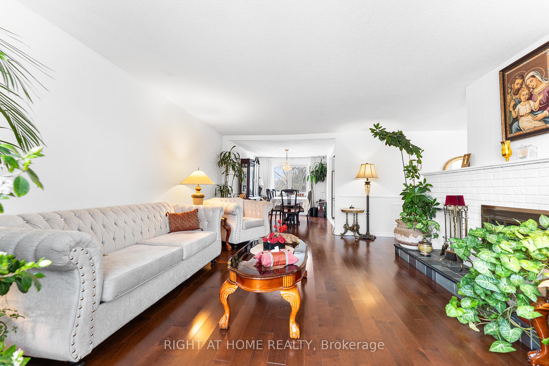 2049 Quincy Avenue, Beacon Hill North - South and Area, ON K1J 6B2