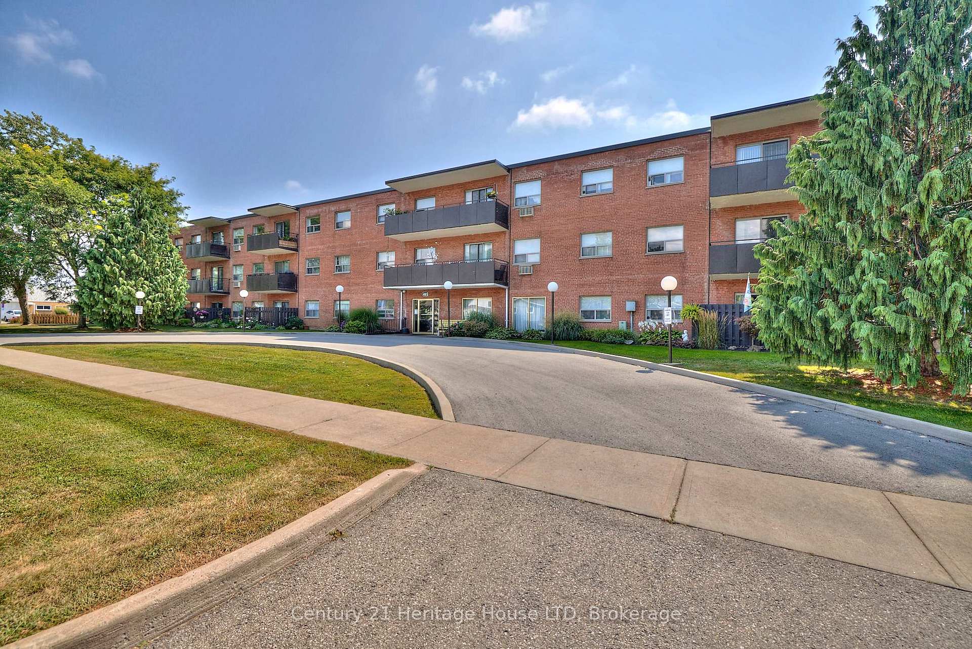 205 - 485 Thorold Road, Welland, ON L3C 3X1
