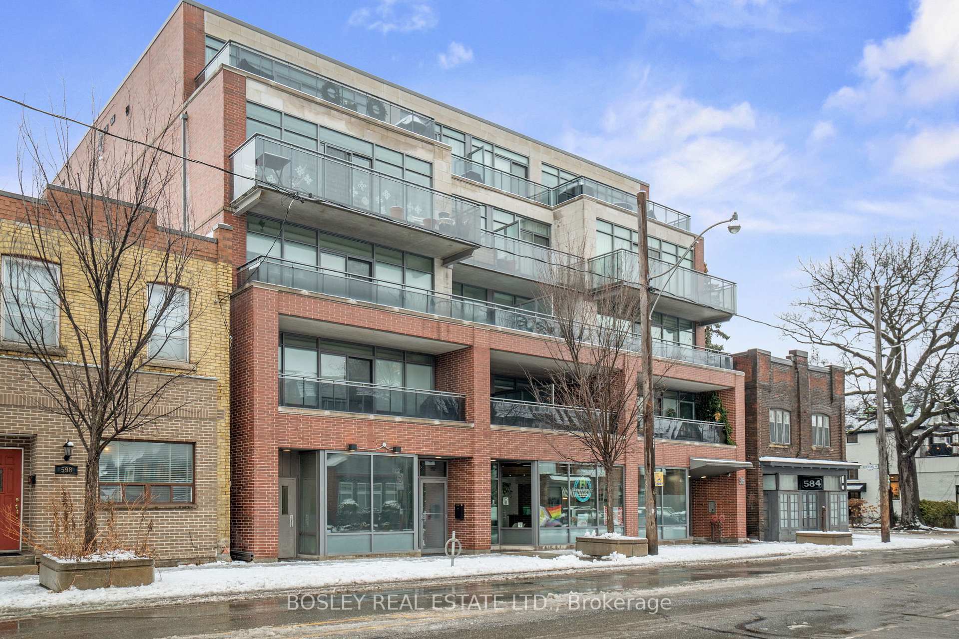 205 - 588 Annette Street, Toronto, ON M6S 2C4