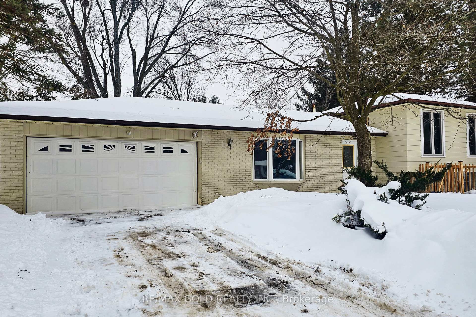 205 Cherry Court, Barrie, ON L4N 4A5