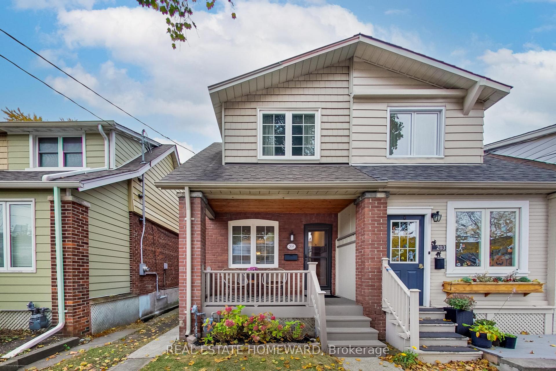 205 Lawlor Avenue, Toronto, ON M4E 3L9