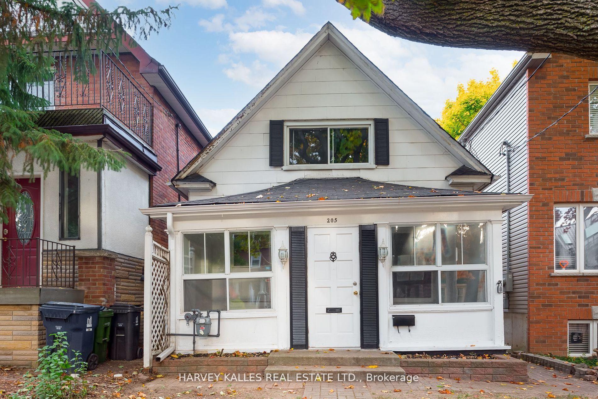 205 Wychwood Avenue, Toronto, ON M6C 2T5