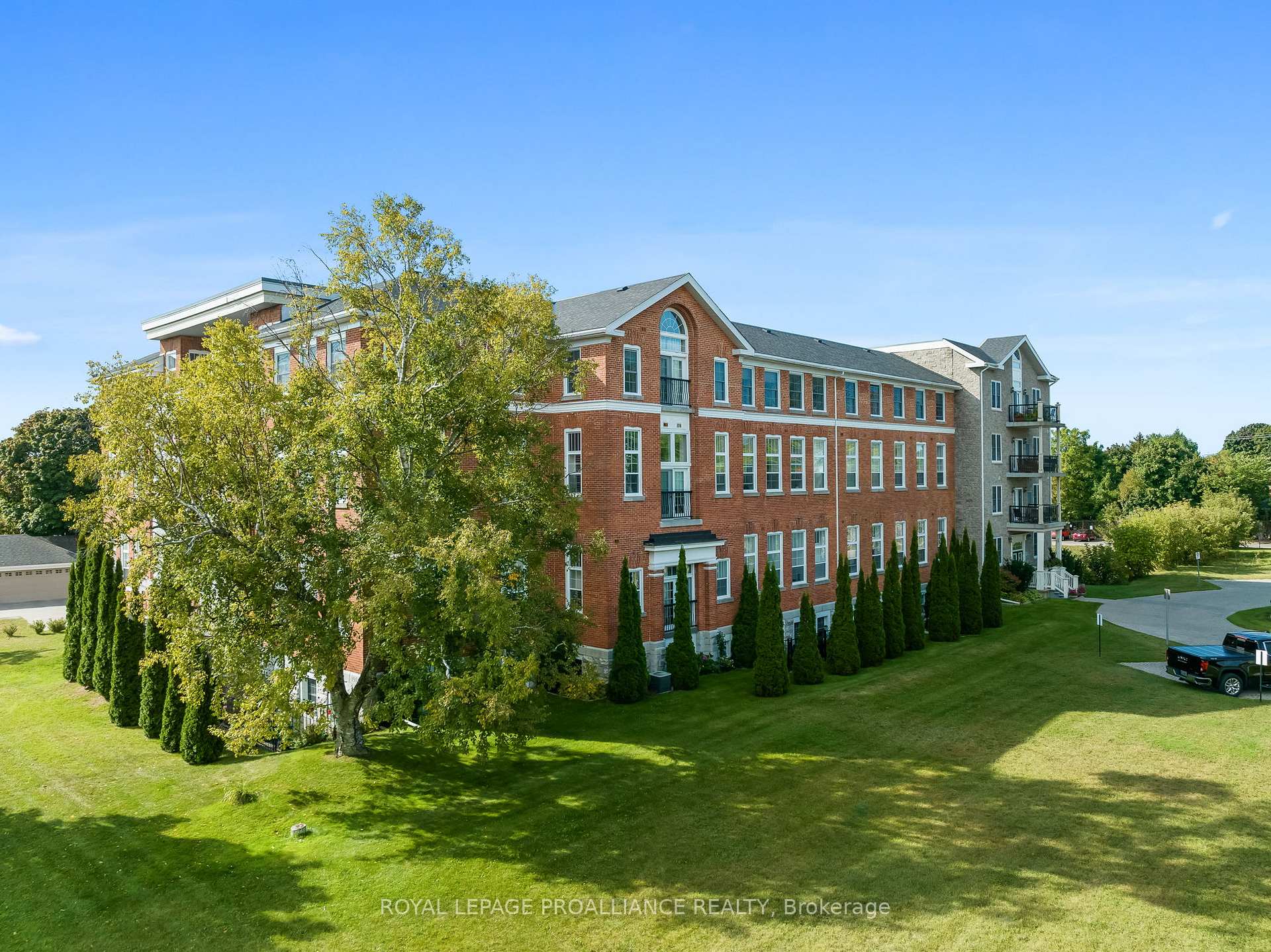 206 - 323 George Street, Cobourg, ON K9A 3L9