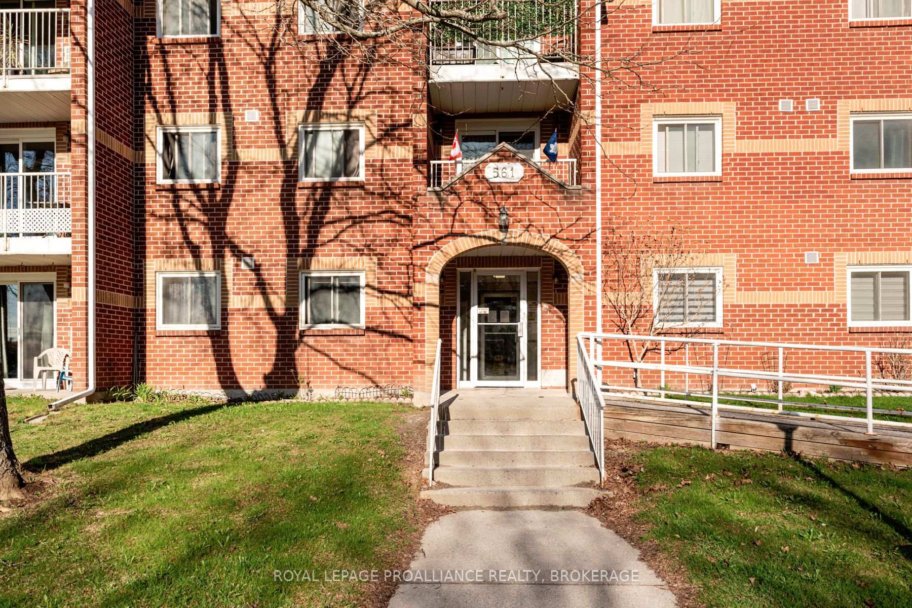 206 - 561 Armstrong Road, Kingston, ON K7M 8J9