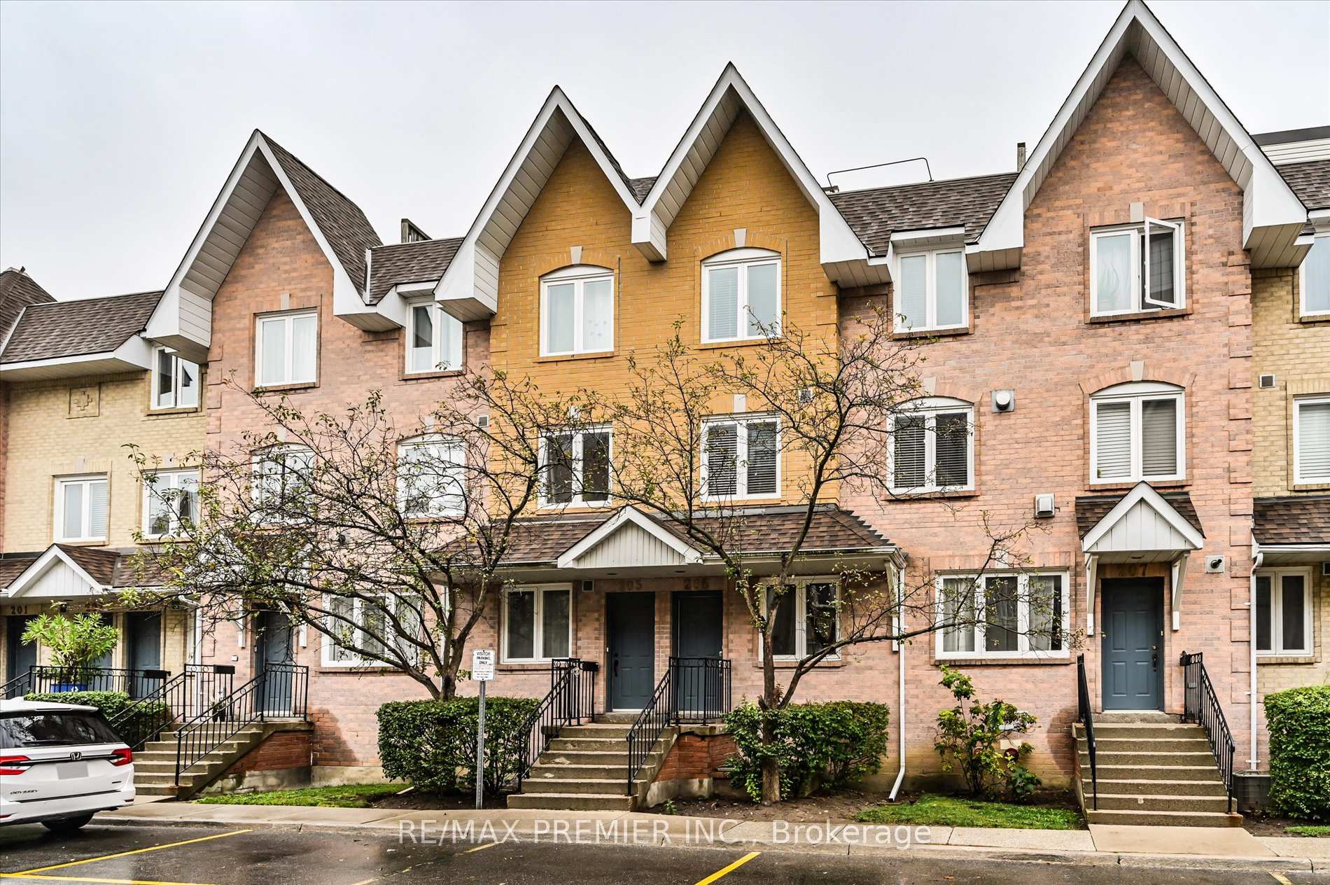 206 - 75 Weldrick Road E, Richmond Hill, ON L4C 0H9