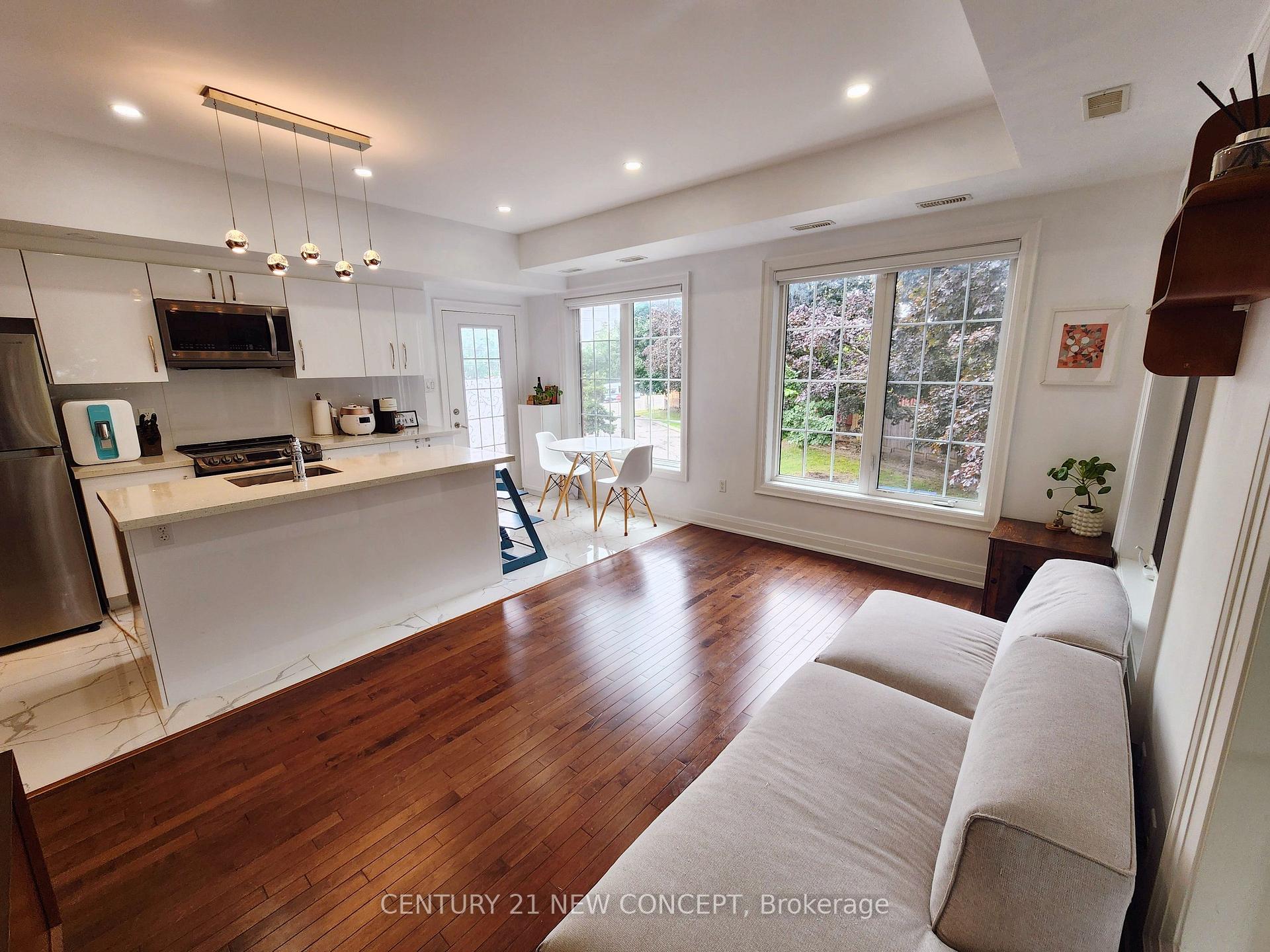 206 960 Bloor Street Mississauga On L4y 2n1