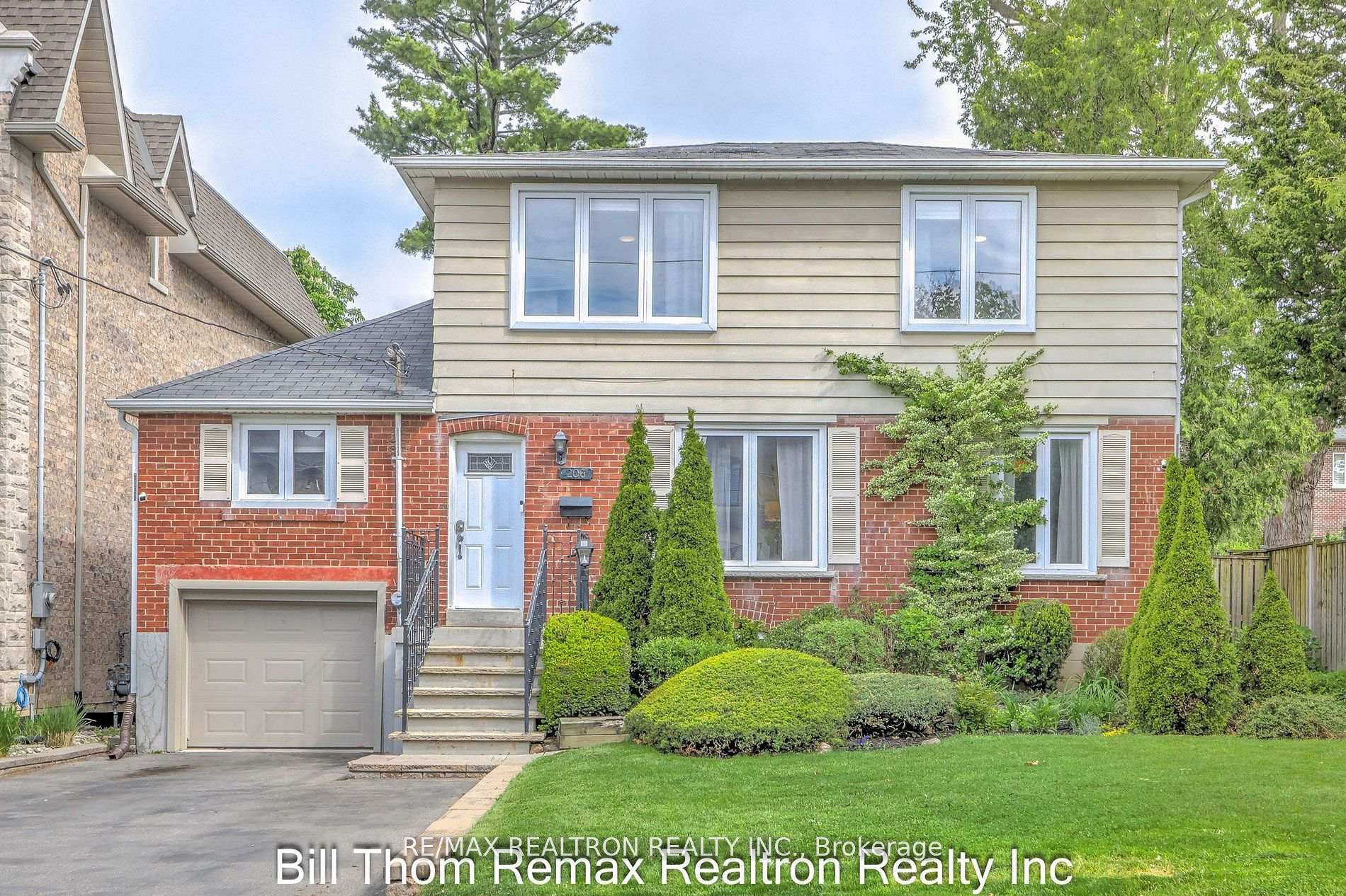 206 Burndale Avenue, Toronto, ON M2N 1T3