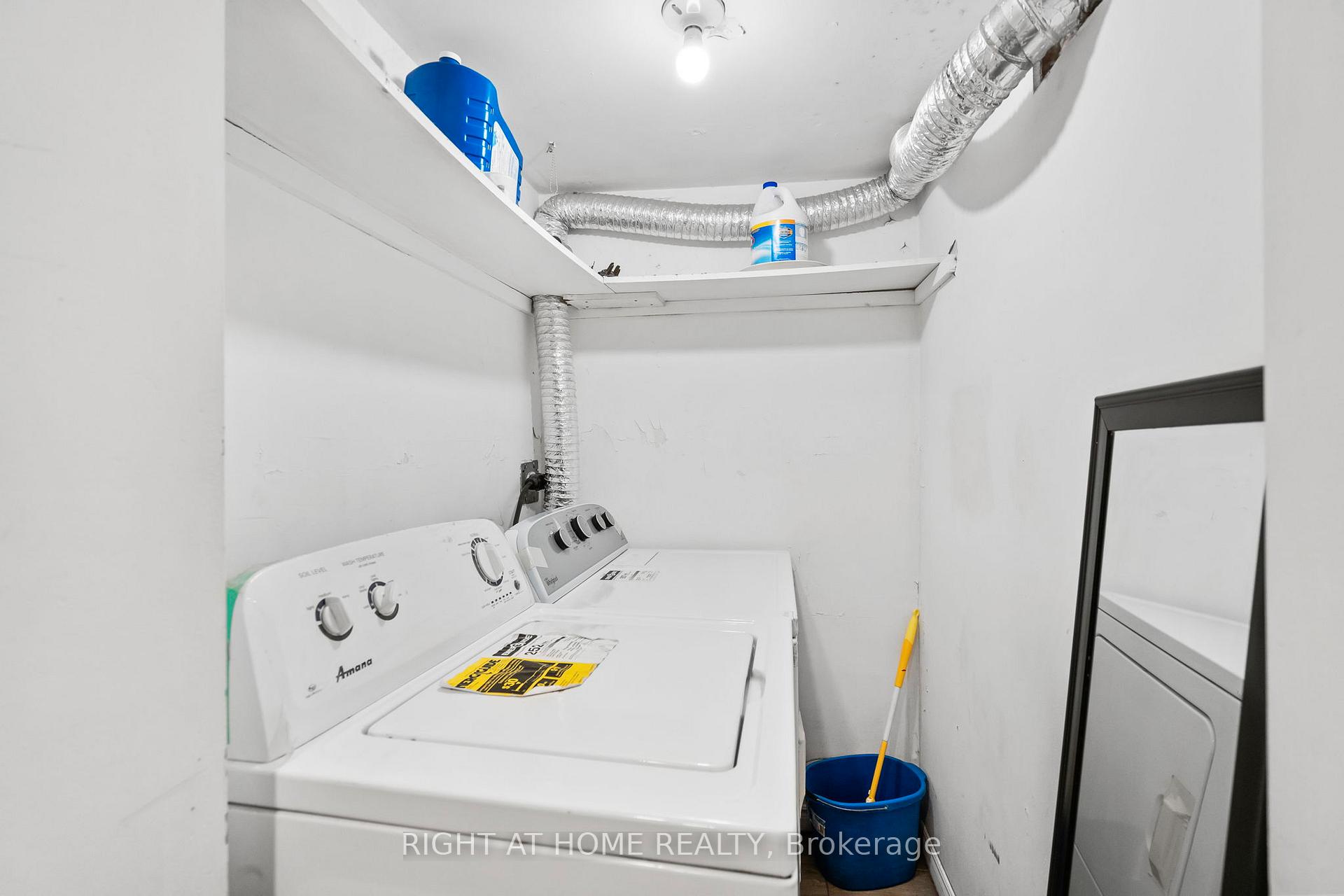 BSMNT - 2064 Glenada Crescent, Oakville, ON L6H 4M2
