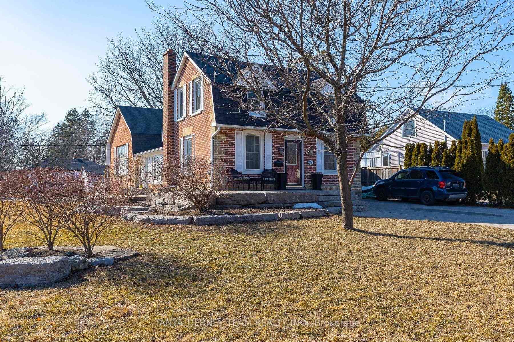 206B Palace Street, Whitby, ON L1N 5G2