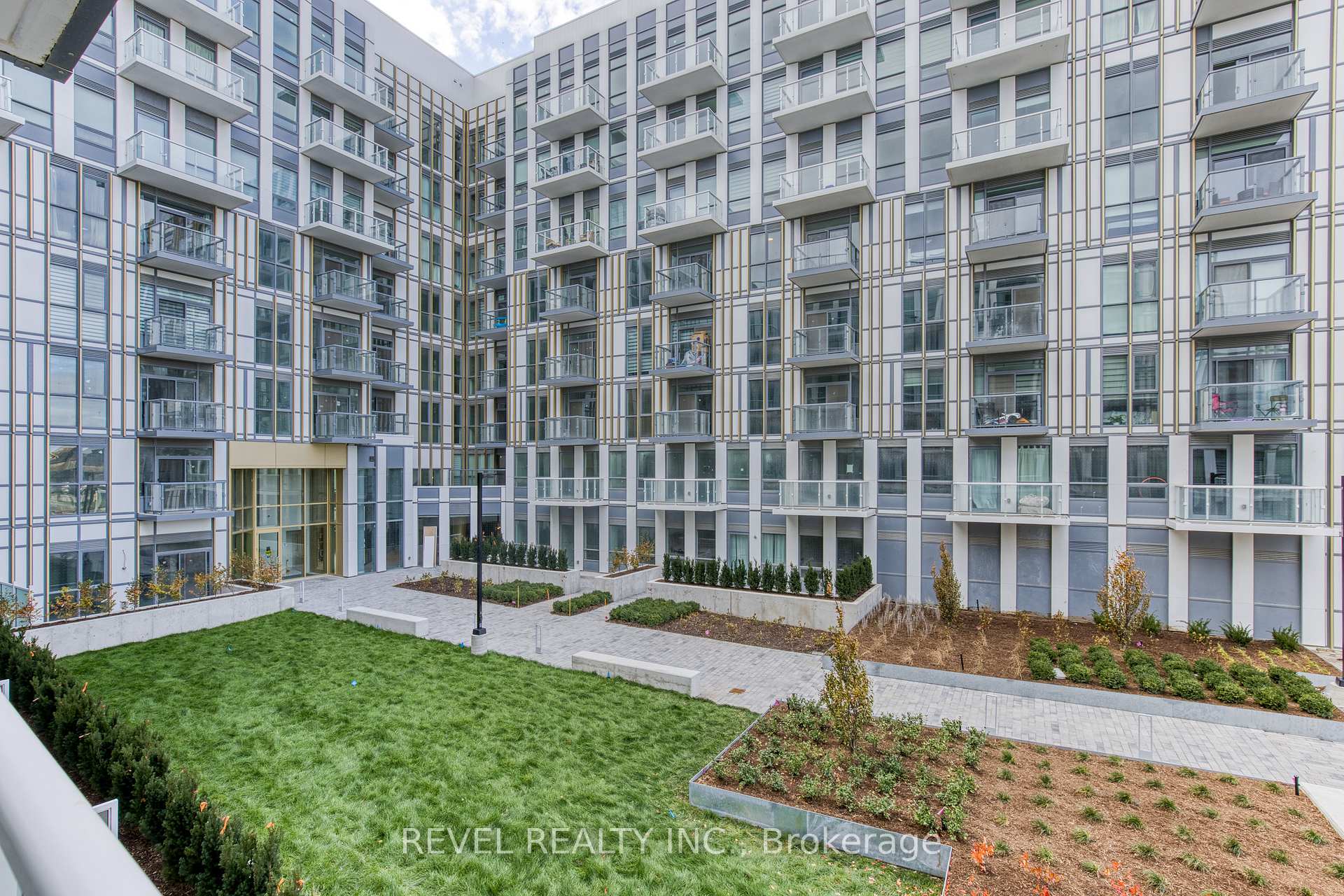207 - 1005 Dundas Street E, Oakville, ON L6H 7E8
