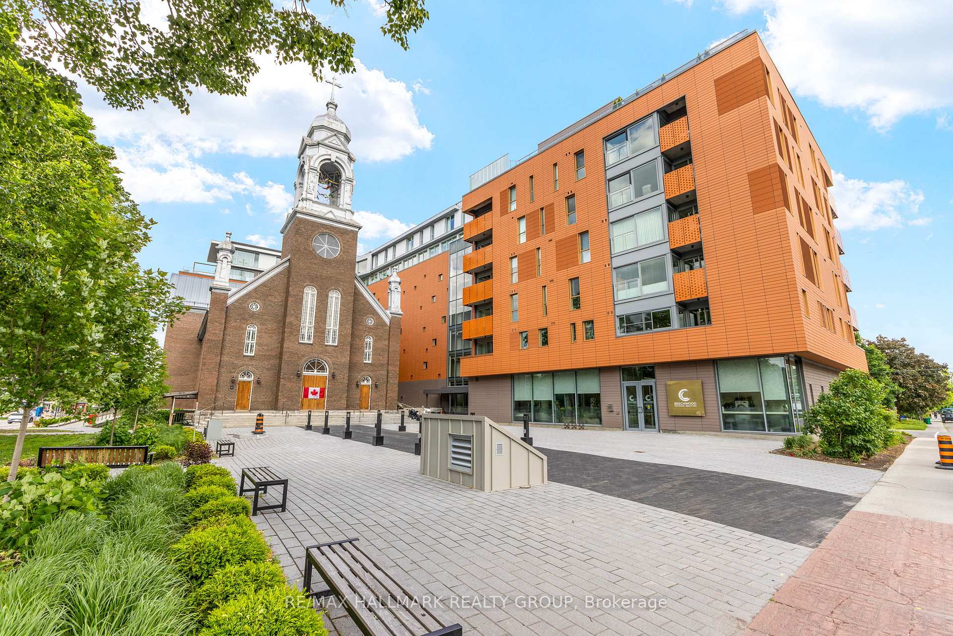 207 - 135 Barrette Street, Vanier and Kingsview Park, ON K1L 7Z9