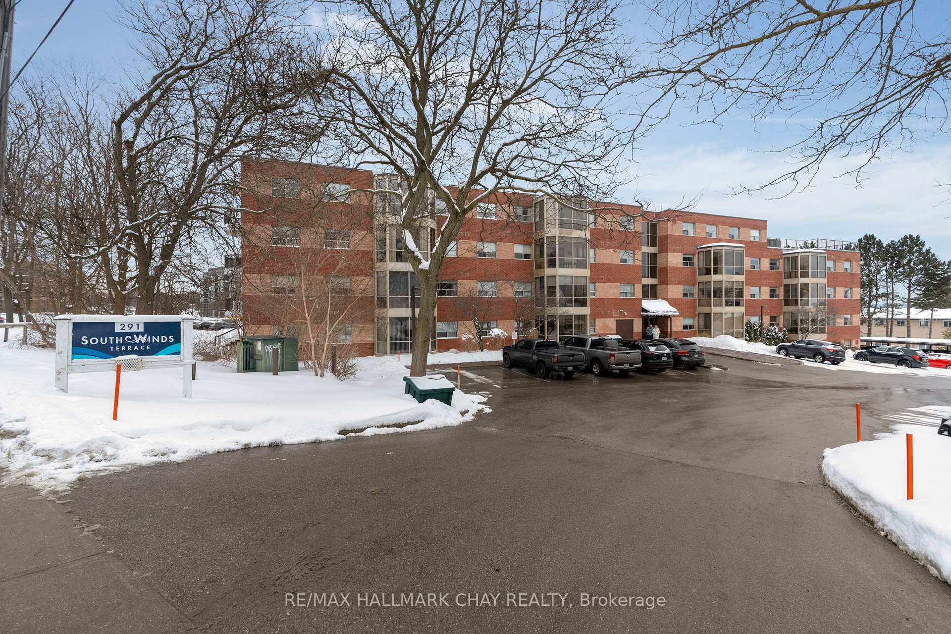208 - 291 Blake Street, Barrie, ON L4M 1K7