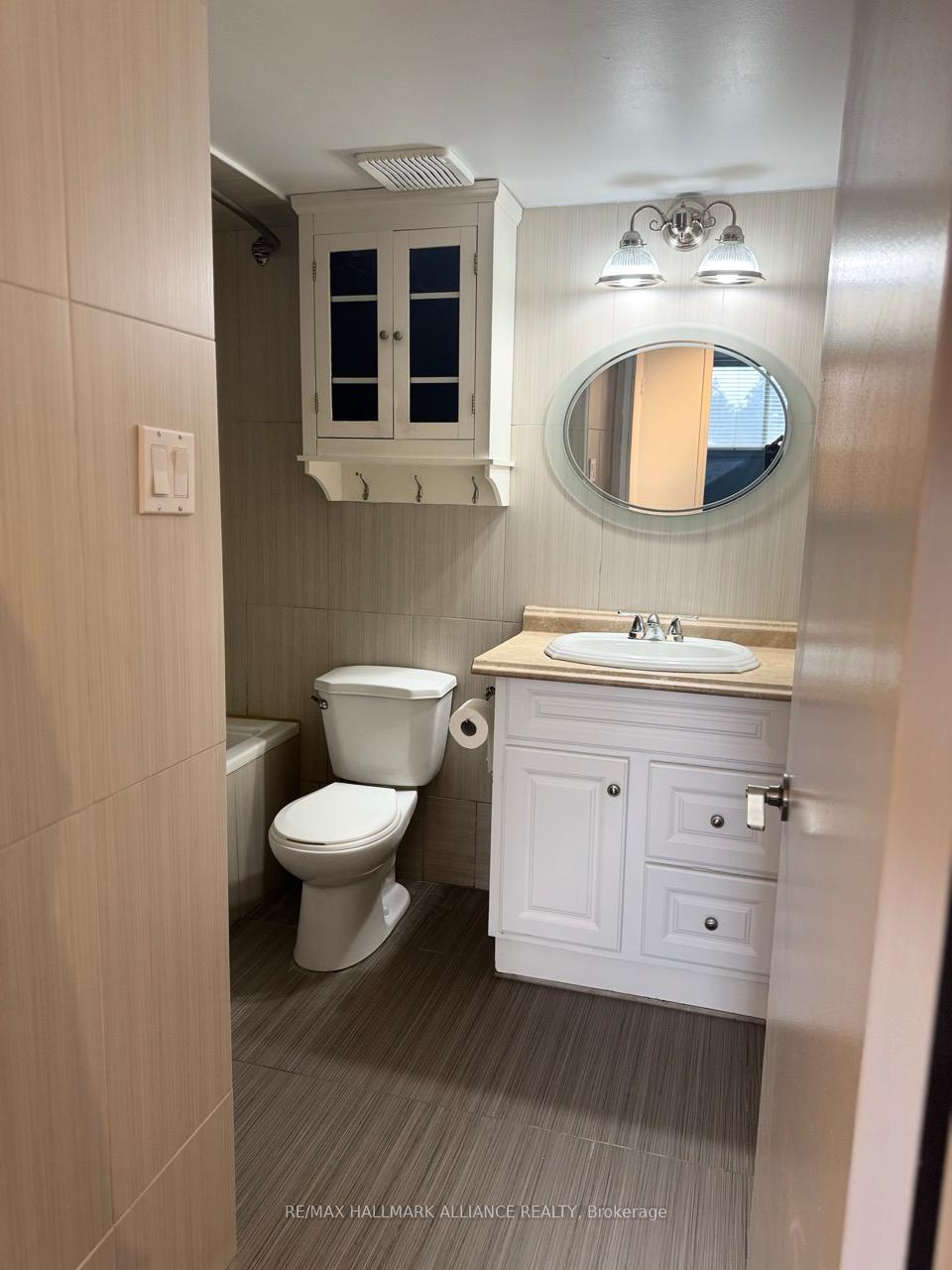 208 - 4205 Shipp Drive, Mississauga, ON L4Z 2Y9