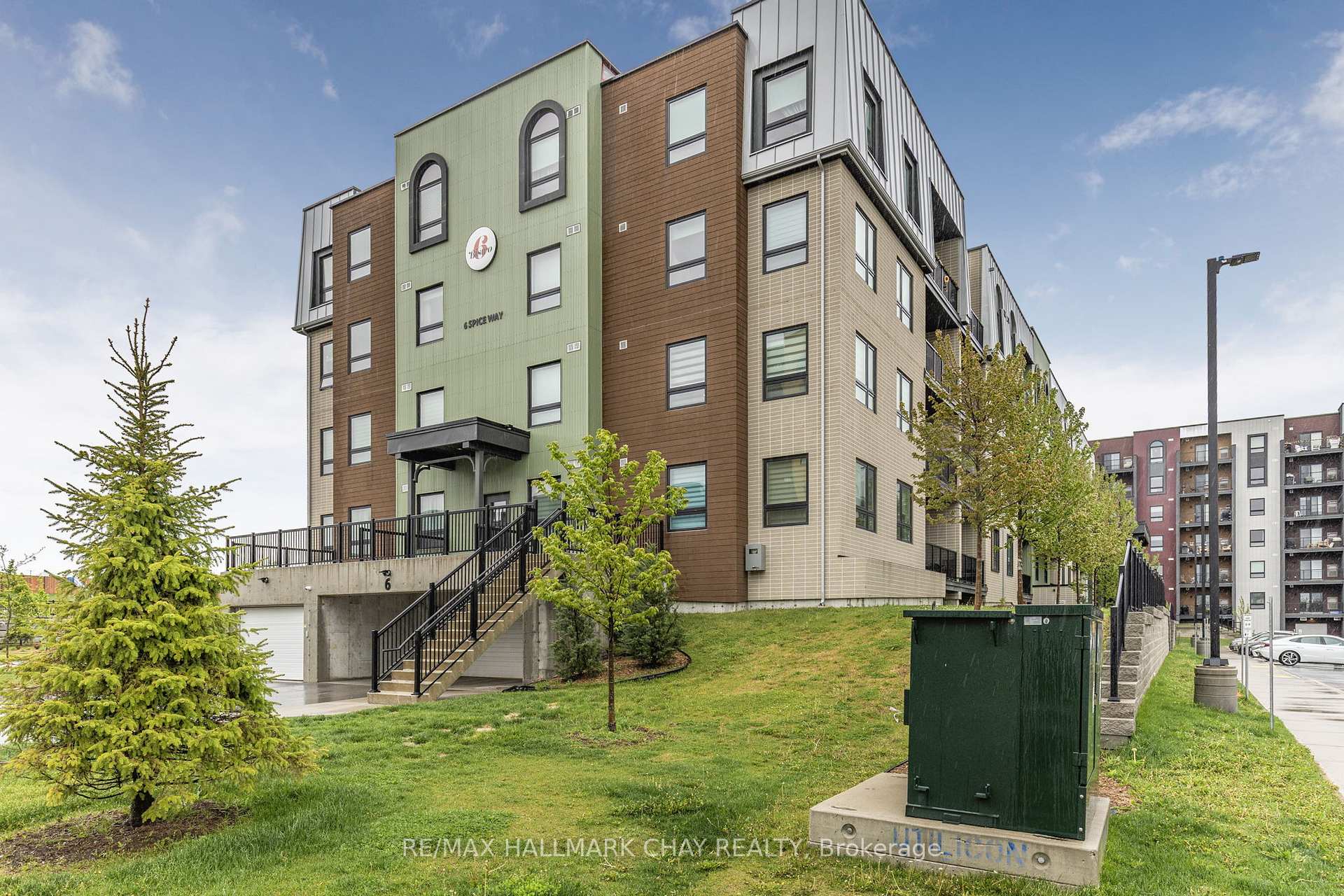 208 - 6 Spice Way, Barrie, ON L9J 0J9