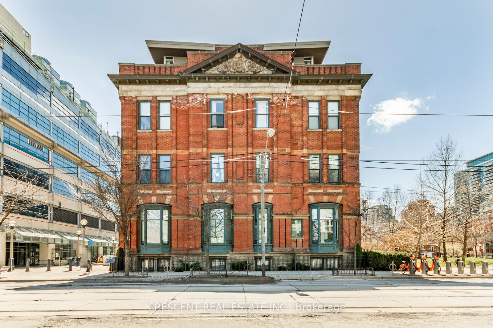 208 - 915 King Street W, Toronto, ON M6K 3M2